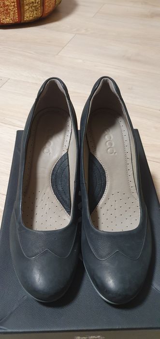 Жіночі туфлі Ecco: 1 100 грн. - Інші туфлі Вишневе на Olx