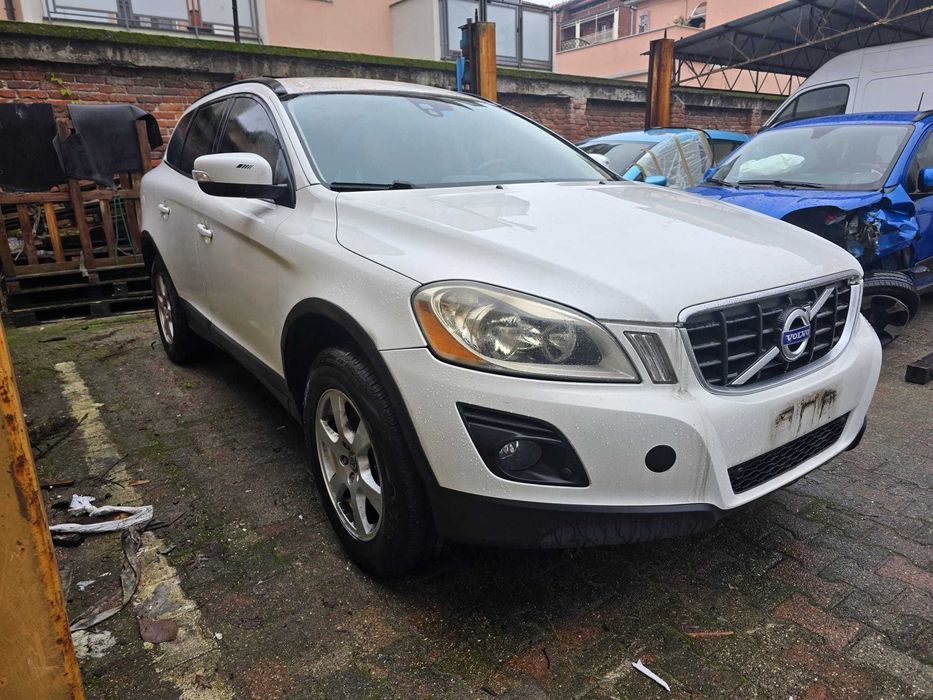 Volvo xc60 2.4d.180ps Posiadam inne auta z włoch całe i uszkodzone ...