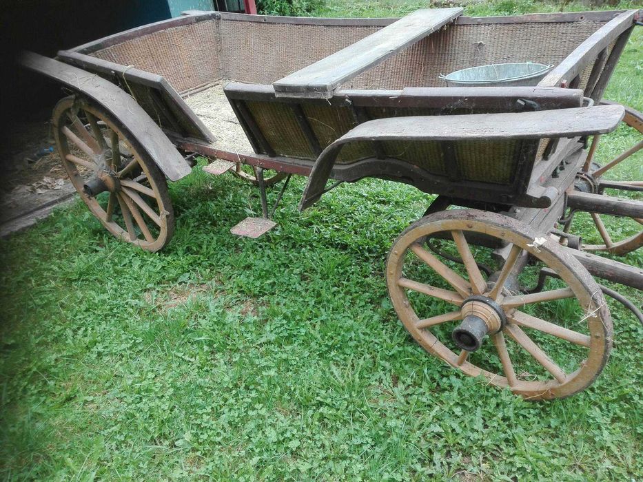 Bryczka konna półkoska na resorach wyplatana ręcznie Cięcina • OLX.pl