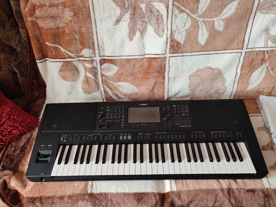 Yamaha psr sx 700 + pulpit Tarnawce • OLX.pl