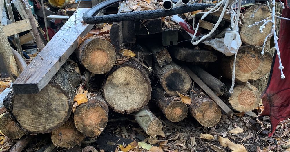 Węgiel typu ekogroszek ponad 1,5 tony i około 2m3 drewno opałowe Marki ... Węgiel typu ekogroszek ponad 1,5 tony i około 2m3 drewno opałowe Marki ...