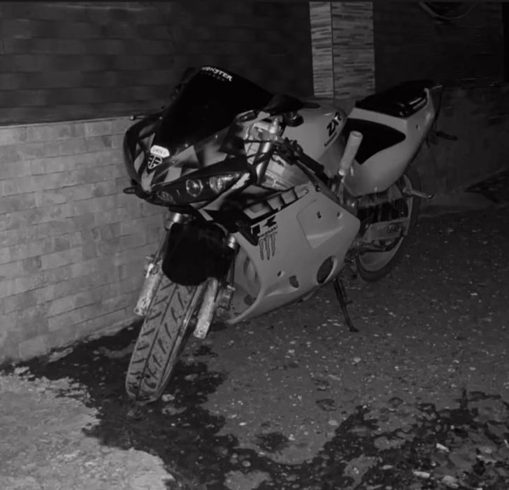 Kawasaki Ninja zx-2r: 15 000 грн. - Мотоцикли Кіцмань на Olx