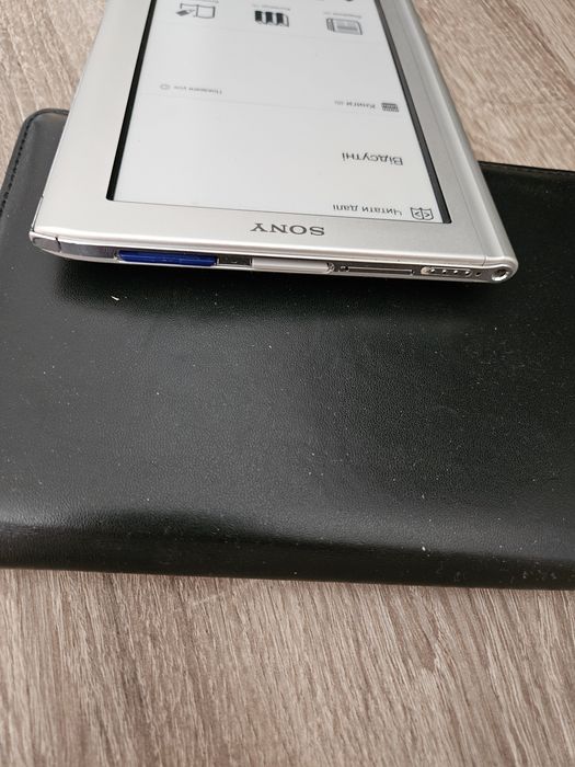 Продам електронну книгу Sony Reader PRS 950: 500 грн. - Навушники та ...