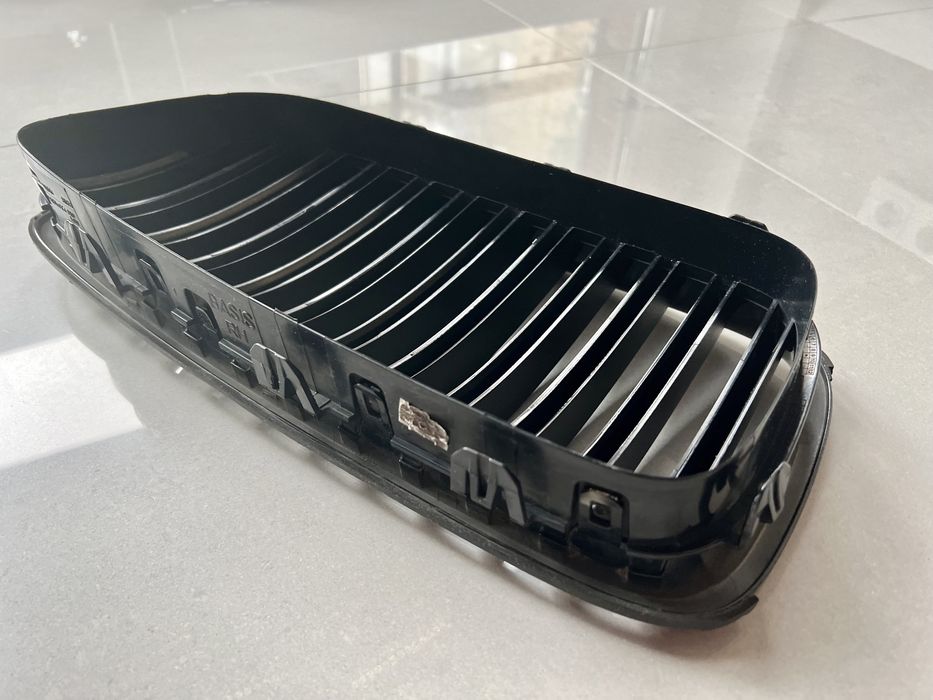 Kratka nerka grill atrapa chłodnicy prawa BMW F10 F11 Wrocław Stare ...