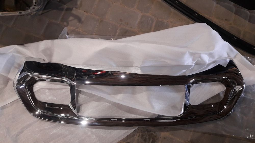 Накладка хром бампера переднього 5ZM53SZ0AA Jeep Grand Cherokee 2017 ...