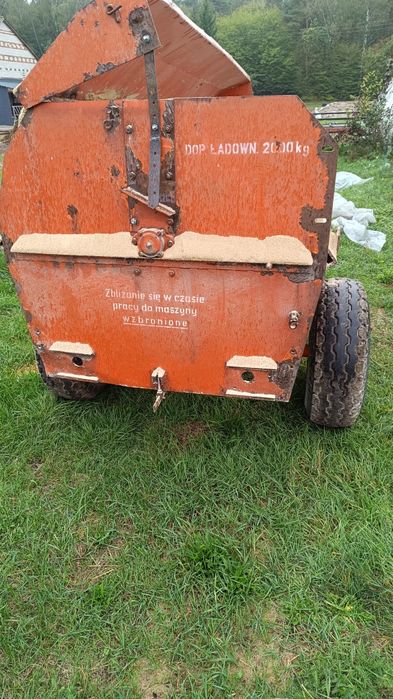 ORKAN N225 Rozsiewacz wapna nawozu sadowniczy rozrzutnik N225 PFMŻ Łąkoć • OLX.pl