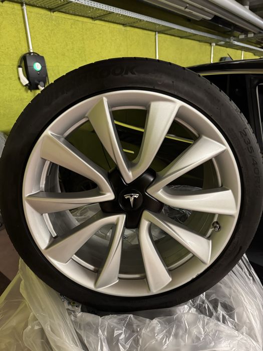 Комплект дискіс з шинами R19 Tesla Model 3: 850 $ - Колеса в зборі ...