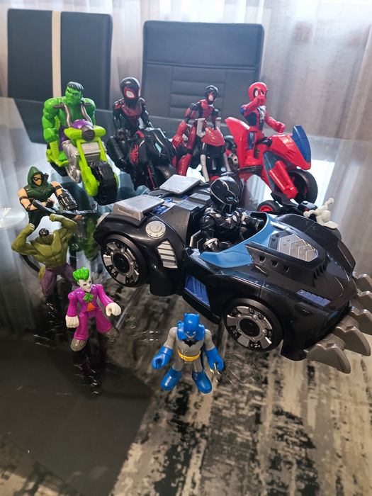 Vários avengers com veículos Rio Tinto • OLX.pt