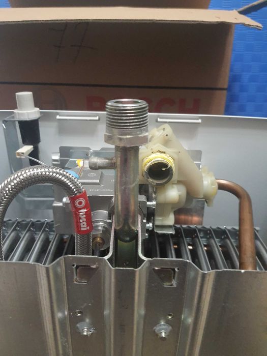 Продам газовый проточный водонагреватель BOSCH Therm 4000 O WR 15: 9 999 грн. - Кліматичне ...