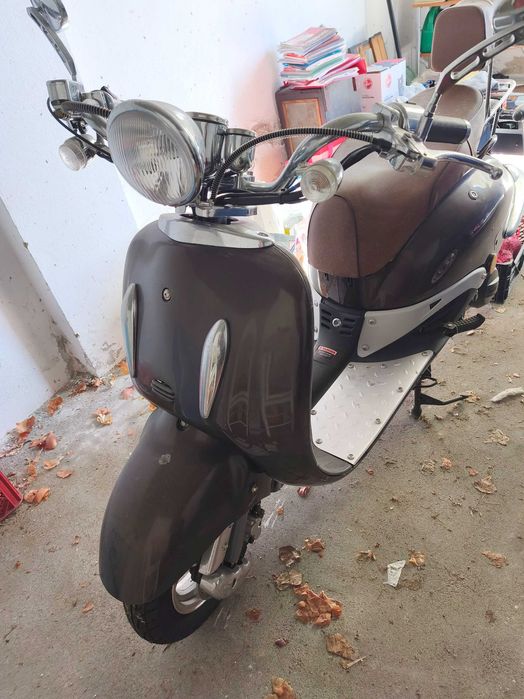 Scooter Znen 125 União de Freguesias da cidade de Santarém • OLX.pt