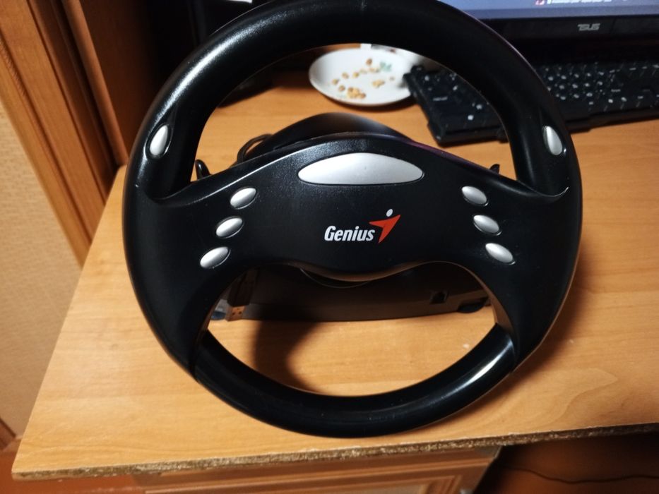 Руль для ігор на пк: 299 грн. - Аксесуари Дерно на Olx