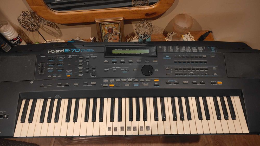 ROLAND E-70 Uszkodzony Wysokie Mazowieckie • OLX.pl