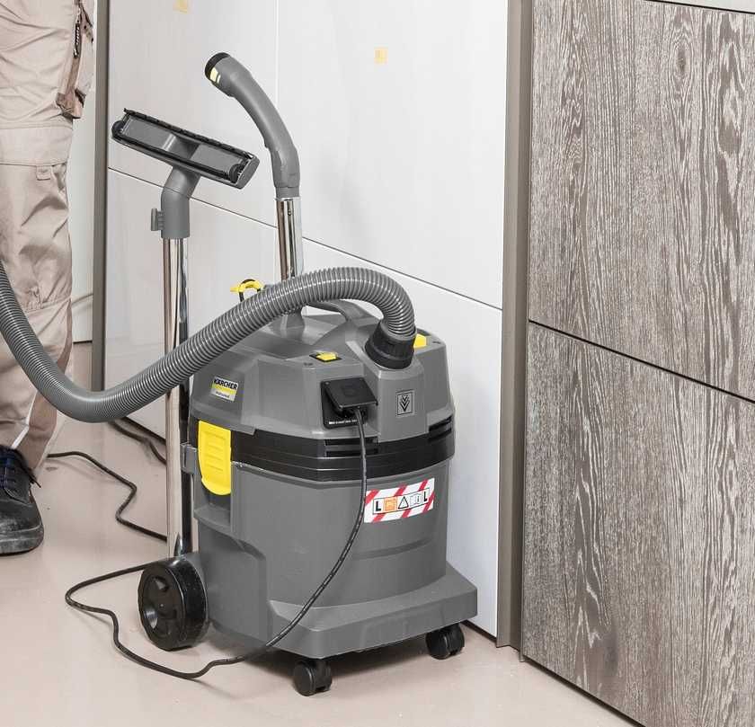 Odkurzacz Professional Karcher NT 22/1 z Gniazdem na 230V sucho-mokro ... Odkurzacz Professional Karcher NT 22/1 z Gniazdem na 230V sucho-mokro ...