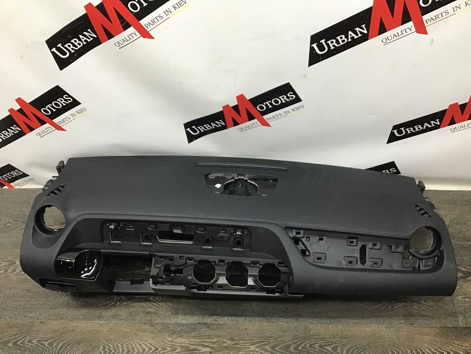 Торпеда Mercedes h247 GLA: 1 000 $ - Торпедо, консоль Київ на Olx