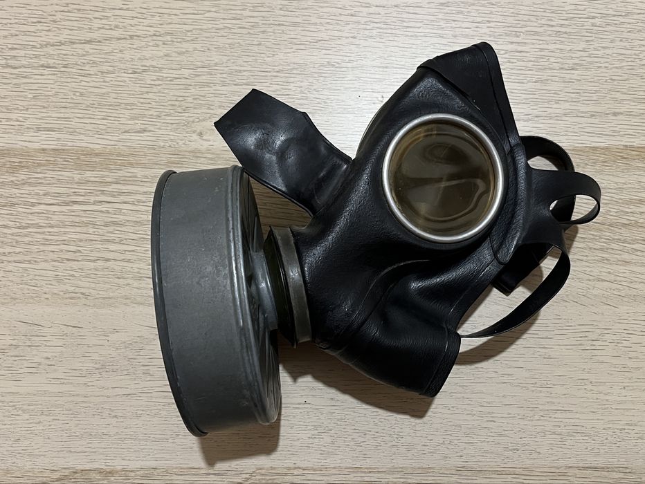Niemiecka maska przeciwgazowa niemiecka RL1 -39/86 Szwecja • OLX.pl