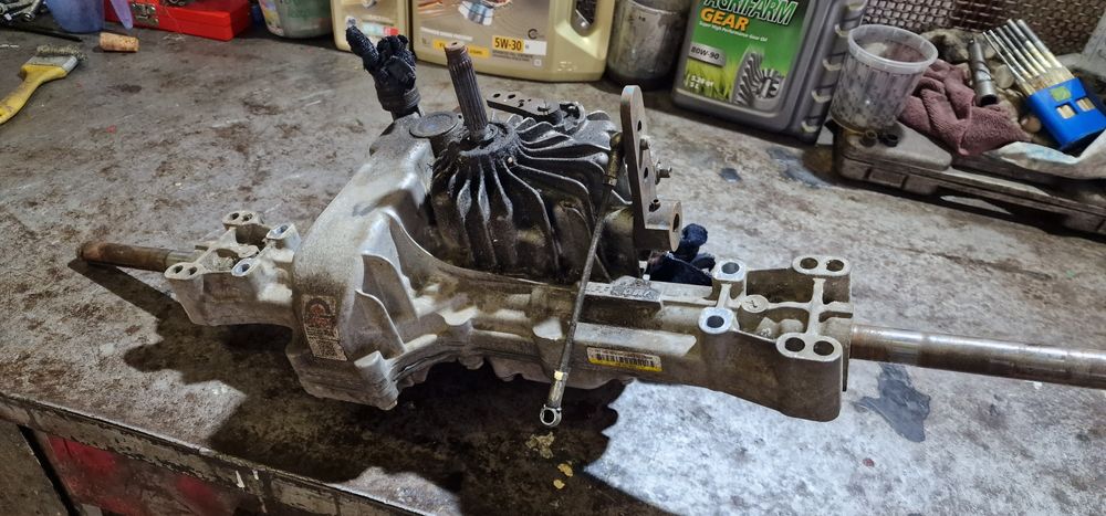 Regeneracja skrzynia traktorek kosiarka hydro Tuff Torq k46 automat ...