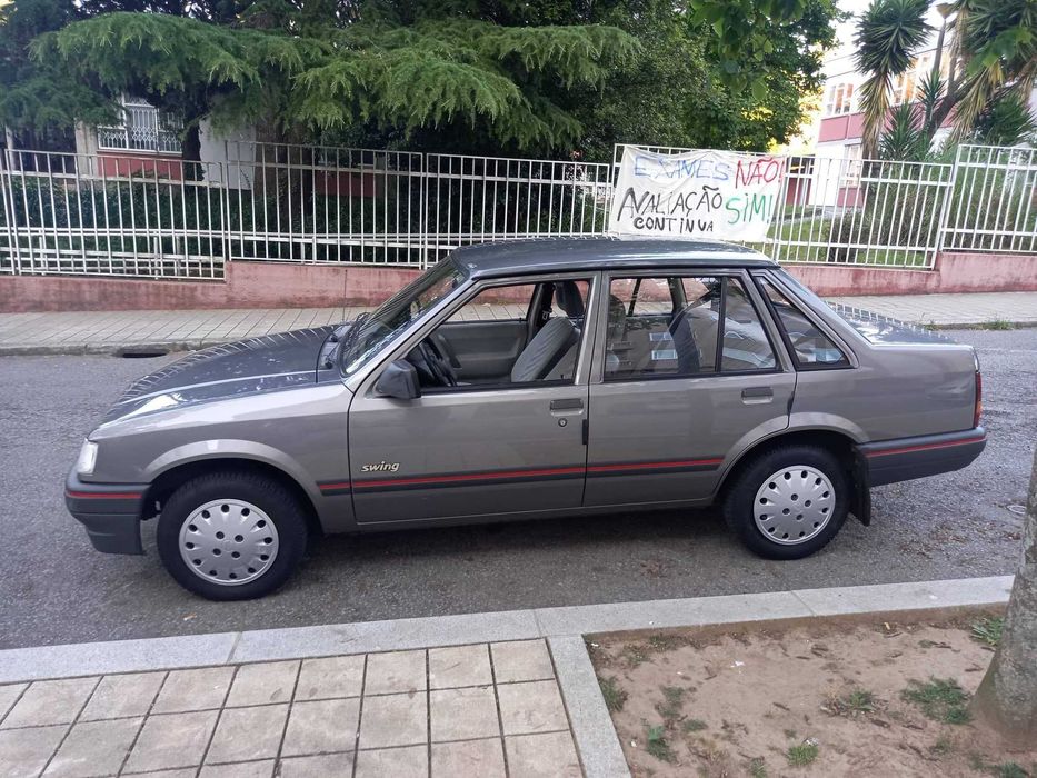 Opel Corsa 1.2S Swing todo Original 7800kms Rio Tinto • OLX.pt