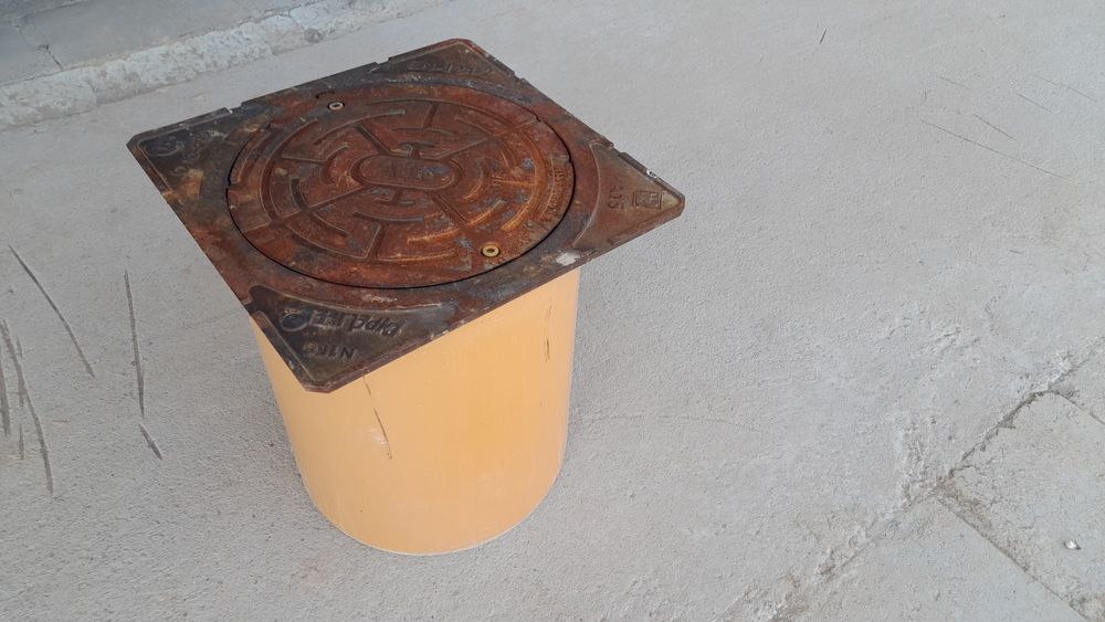 Teleskop 315 z włazem żeliwnym klasy A15 1,5t Pszczyna • OLX.pl