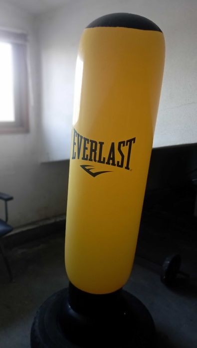 Saco de boxe insuflável Everlast Power Tower Vila de Cucujães • OLX.pt