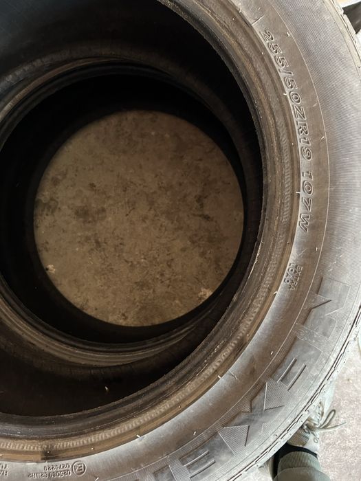 Продам резину б/у R19: 700 грн. - Автошини Городок на Olx