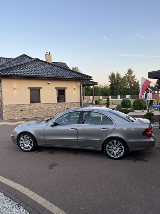 Mercedes e klasa w211 E500 4matic Karczewie • OLX.pl
