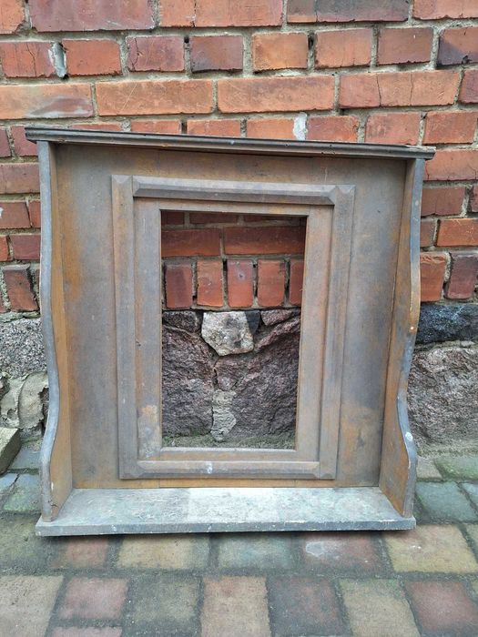 Stara rama drewniana pod lustro lub obraz o nietypowym kształcie. Nowy ...