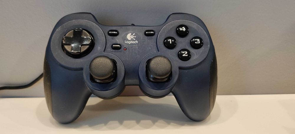 Pad Logitech Dual Action Nowa Ruda • OLX.pl