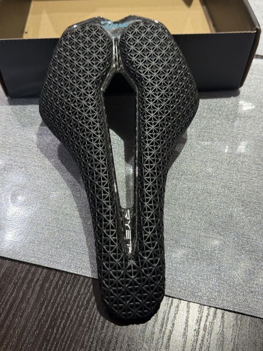 Siodelko RYET Ultimate 3D Carbon Ultra lekkie Żary • OLX.pl