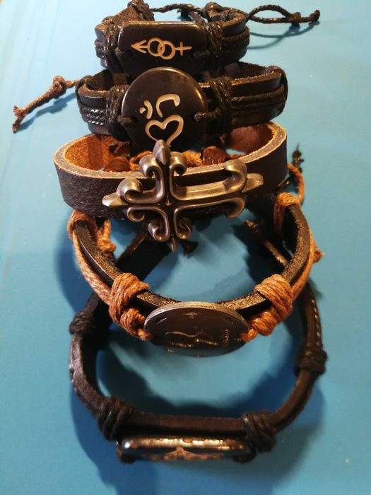 25 Pulseiras para Homem em Pele - Preto e Castanho Temas diversos ...