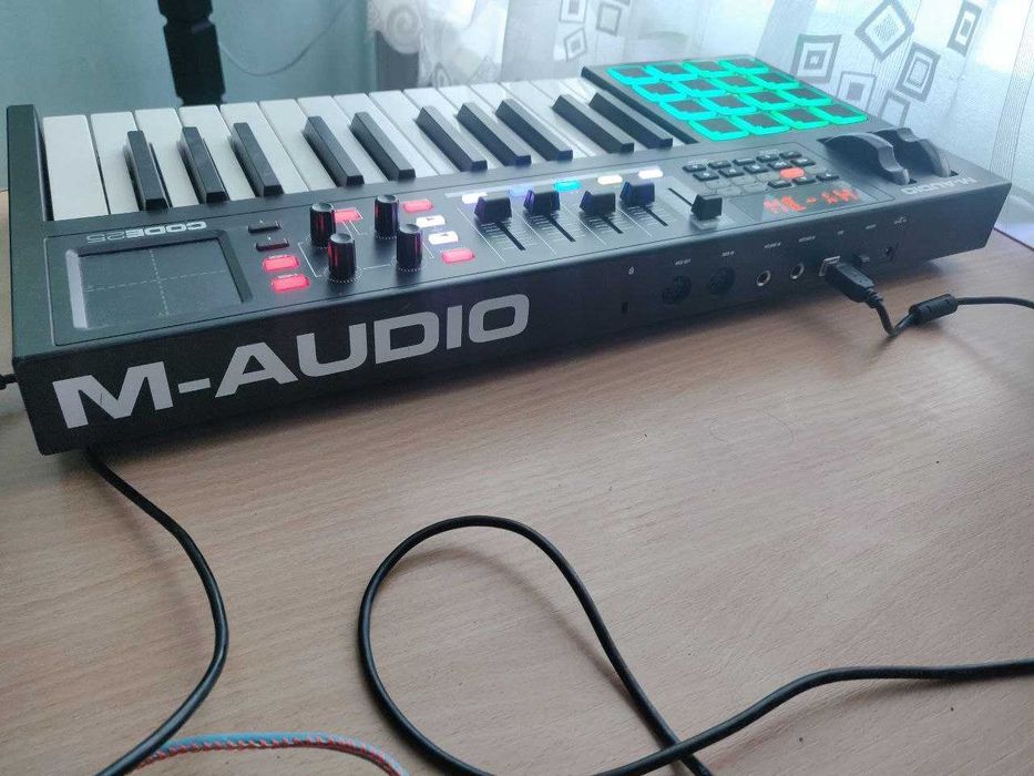 MIDI клавіатура M-AUDIO Code 25 (Black): 3 000 грн. - Студійне обладнання Івано-Франківськ на Olx