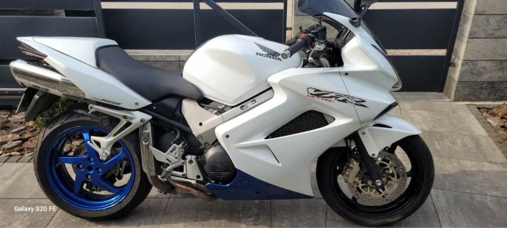 Honda VFR 800 V4 VTEC Słupno • OLX.pl