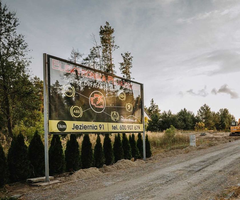 Stelaż konstrukcja pod baner reklama wolnostojąca betonowe stopy kotwy ...