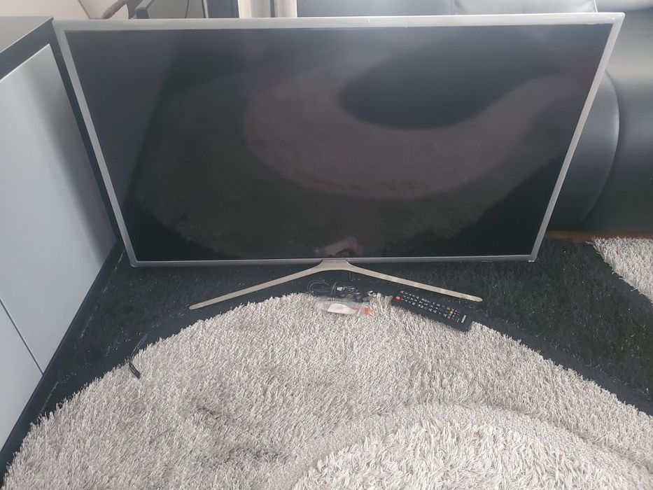 Televisao smart Samsung 40 polegadas Sanfins Lamoso Codessos • OLX Portugal