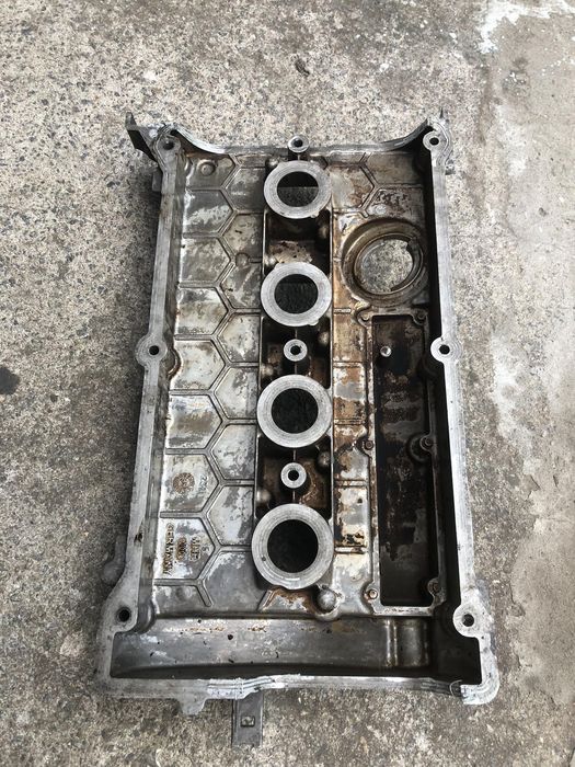 Крышка клапанов 1,8T Skoda Audi Volkswagen Seat: 600 грн. - Кожухи та ...