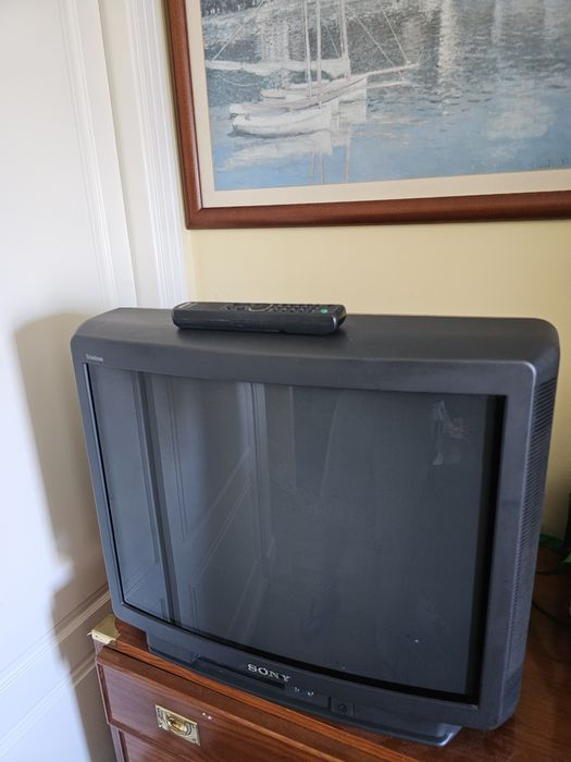 TV Sony Trinitron Carcavelos E Parede • OLX.pt