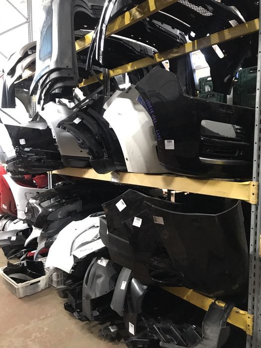 Клапанная крышка Land Rover Range Rover 3.0D LR029145 LR029146: 150 ...