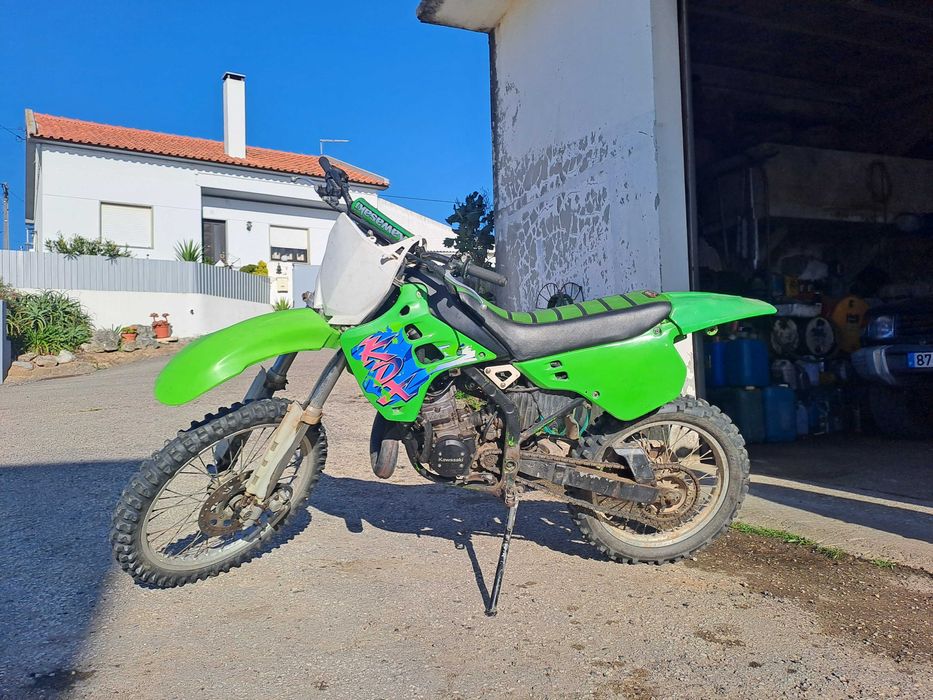 Kawasaki KDX 125 Matrículada Alfeizerão • OLX Portugal