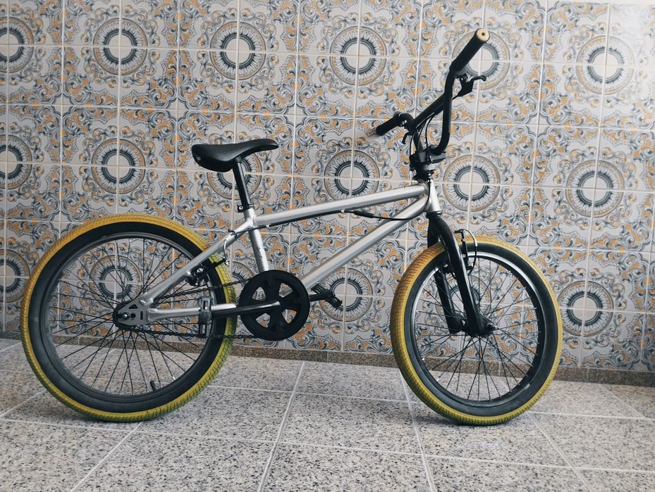 BMX - bicicleta como nova Moimenta da Beira • OLX.pt