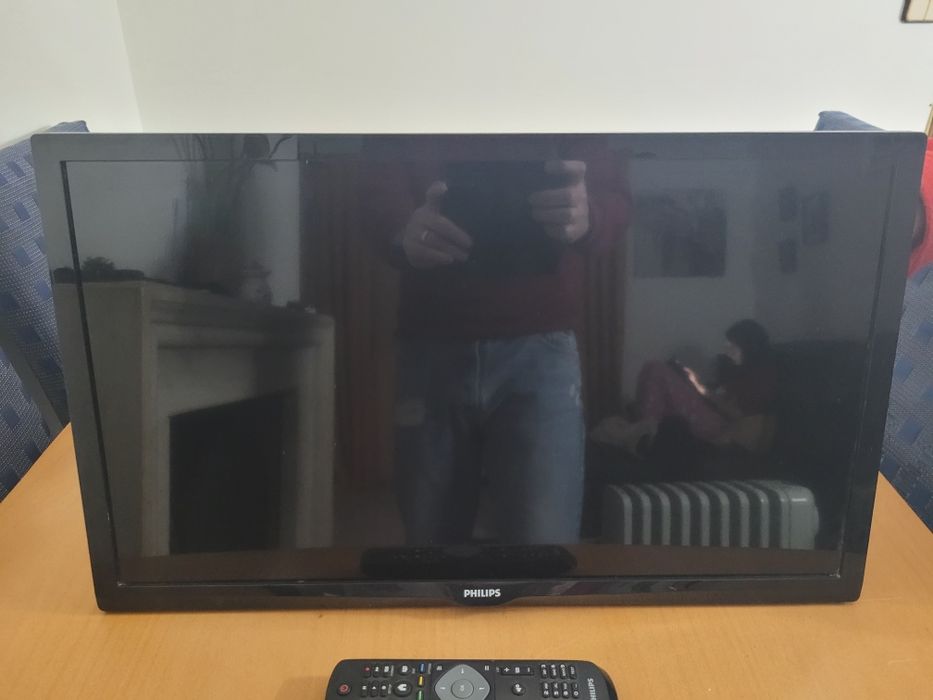 Vendo tv Philips 24 polegadas Charneca De Caparica E Sobreda • OLX.pt
