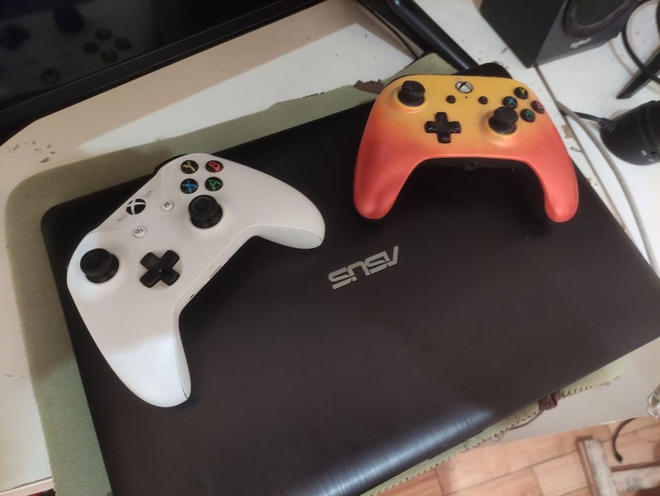 Notebooks ASUS + 2 comandos Xbox Braga (Maximinos, Sé E Cividade) • OLX.pt