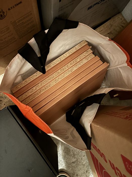 Vendo duas estantes IKEA Venteira • OLX.pt
