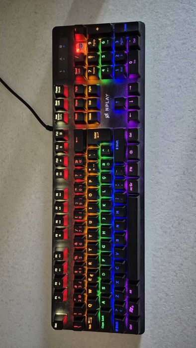 Teclado gamer da marca Nplay com led. Alcabideche • OLX.pt