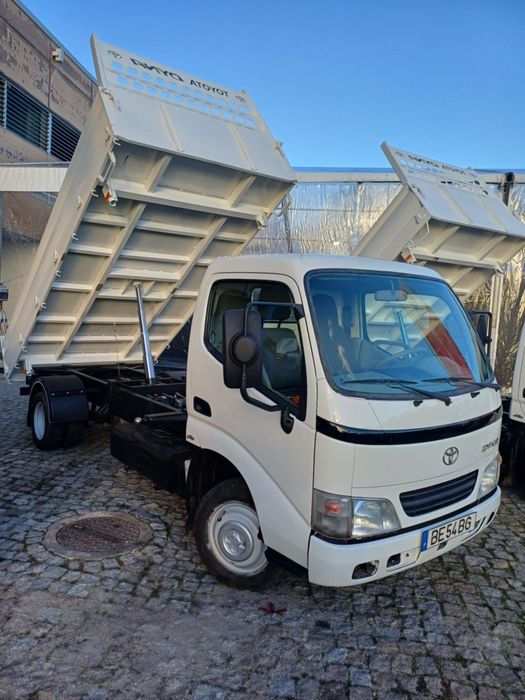 Toyota Dyna [Basculante] "Tri-Lateral" Ponta Delgada (Santa Clara) • OLX.pt
