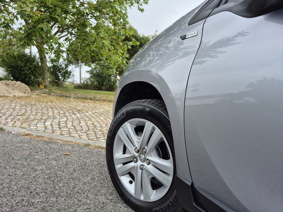 Peugeot 2008 | GARANTIA | 70.000KM - GPS São João Das Lampas E Terrugem • OLX.pt