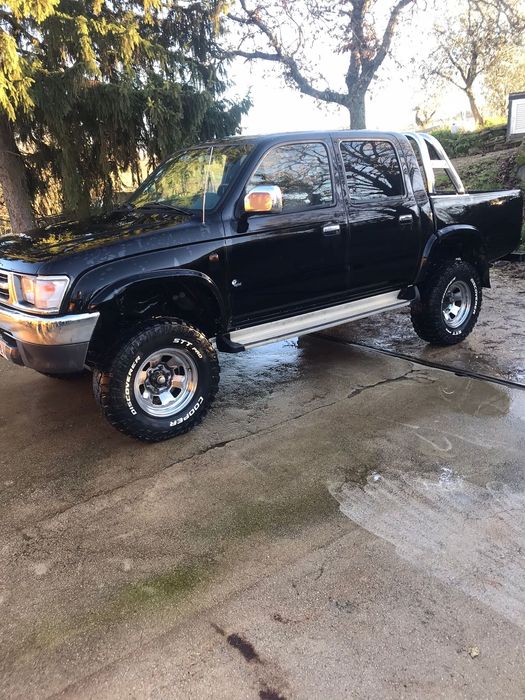 Toyota hilux 4x4 3.0 TD Armamar • OLX Portugal