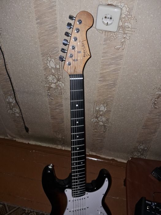 Електрогітара для початківців Deviser: 3 800 грн. - Електрогітари Бровари на Olx