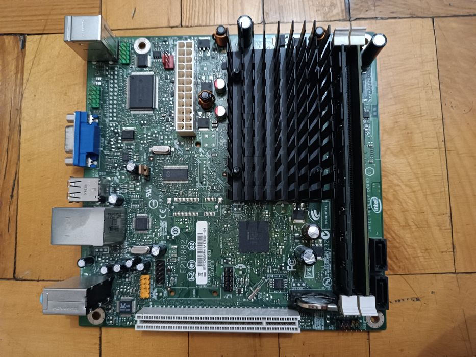 МB + CPU + RAM - Intel D410PT + Intel Atom D410 + 2Gb DDR2: 325 грн ...