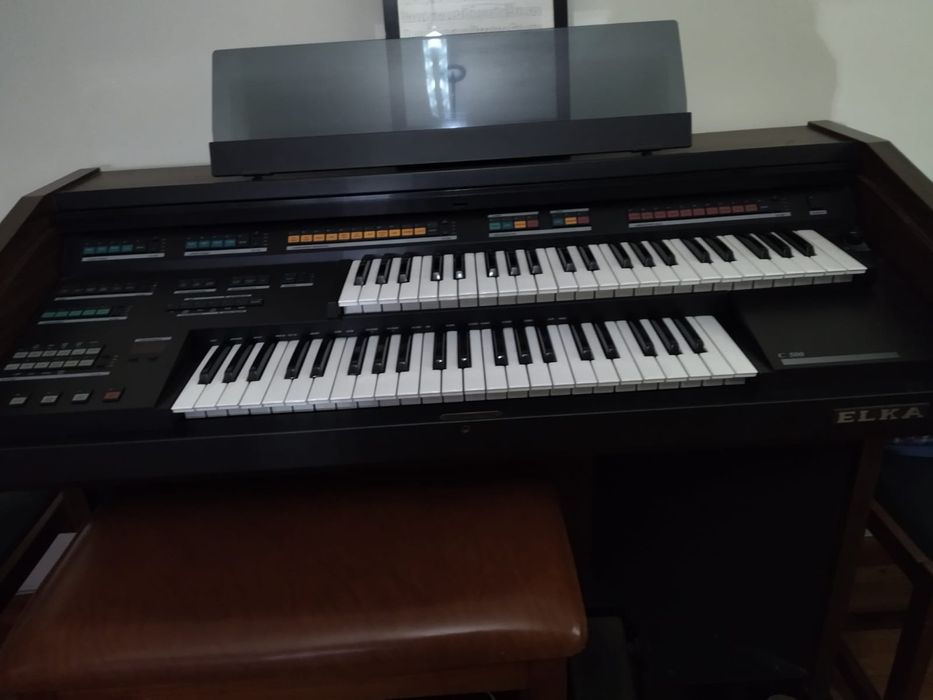 Orgao Elka C500 com pedaleira e 2 teclados como novo e afinado Bougado ...