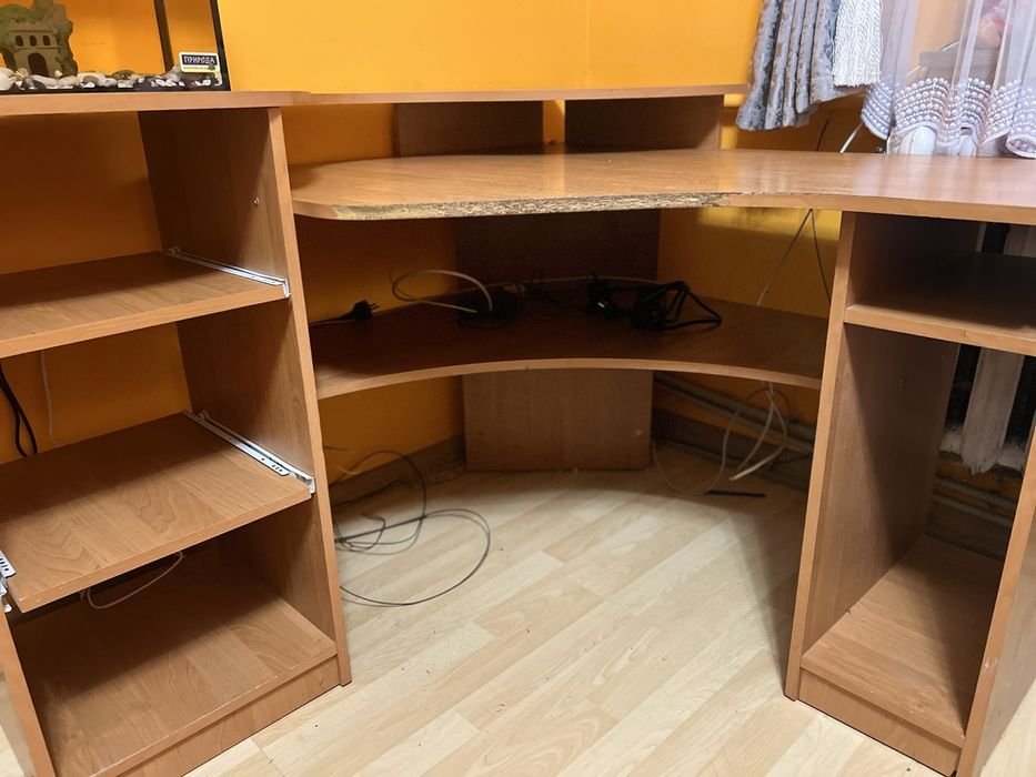 Стіл компютерний для школи дитячий 800 грн Офісні меблі Ужгород на Olx