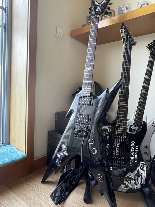 Guitarra Dean “Dime Razorback” c/floyd Rose (case incluida) São Mamede ...